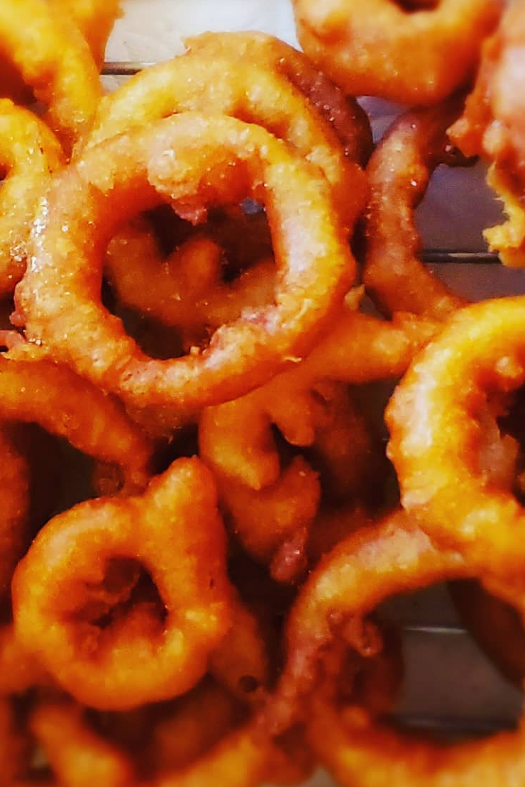 Beer Battered Onion Rings - Homemade on a Weeknight